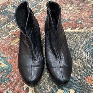 Munro | Shoes | Munro Womens Leather Short Booties | Poshmark